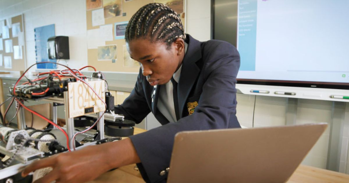 New Hybrid Program Connects High School Students with Innovation and ...